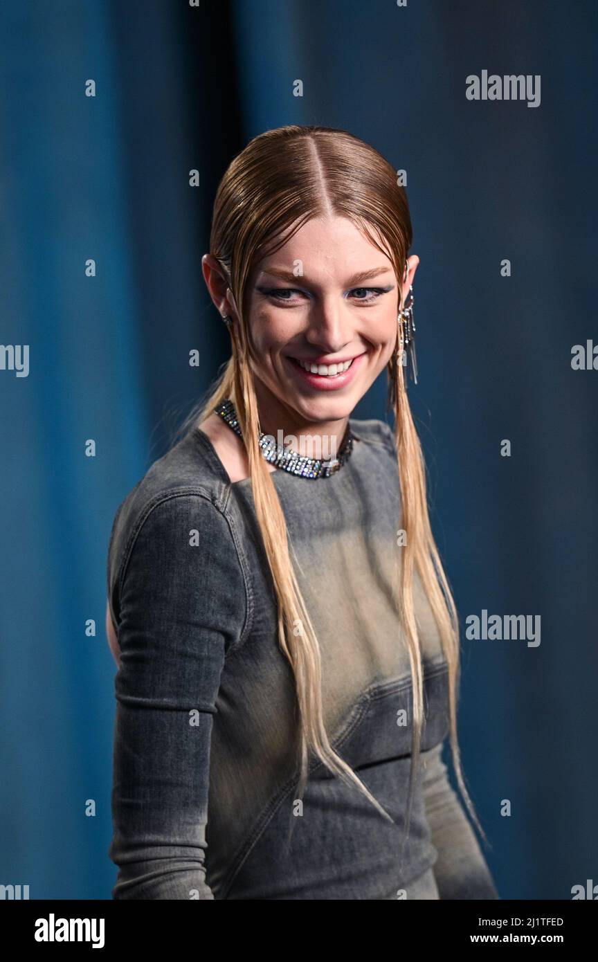 Beverly Hills, USA. 27th Mar, 2022. Hunter Schafer walking on the red ...