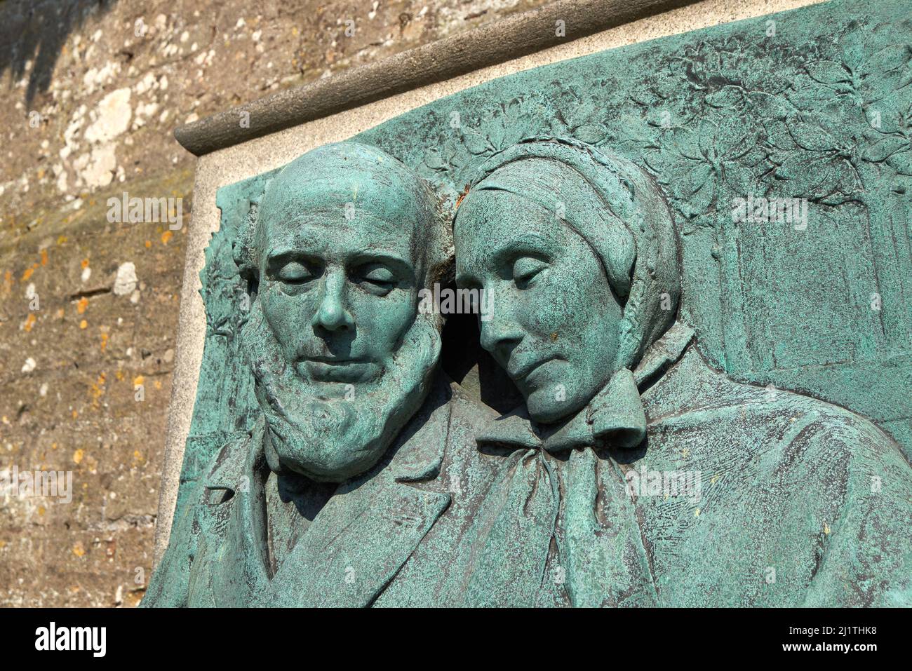 Old bronze statue of historical figures Stock Photo - Alamy
