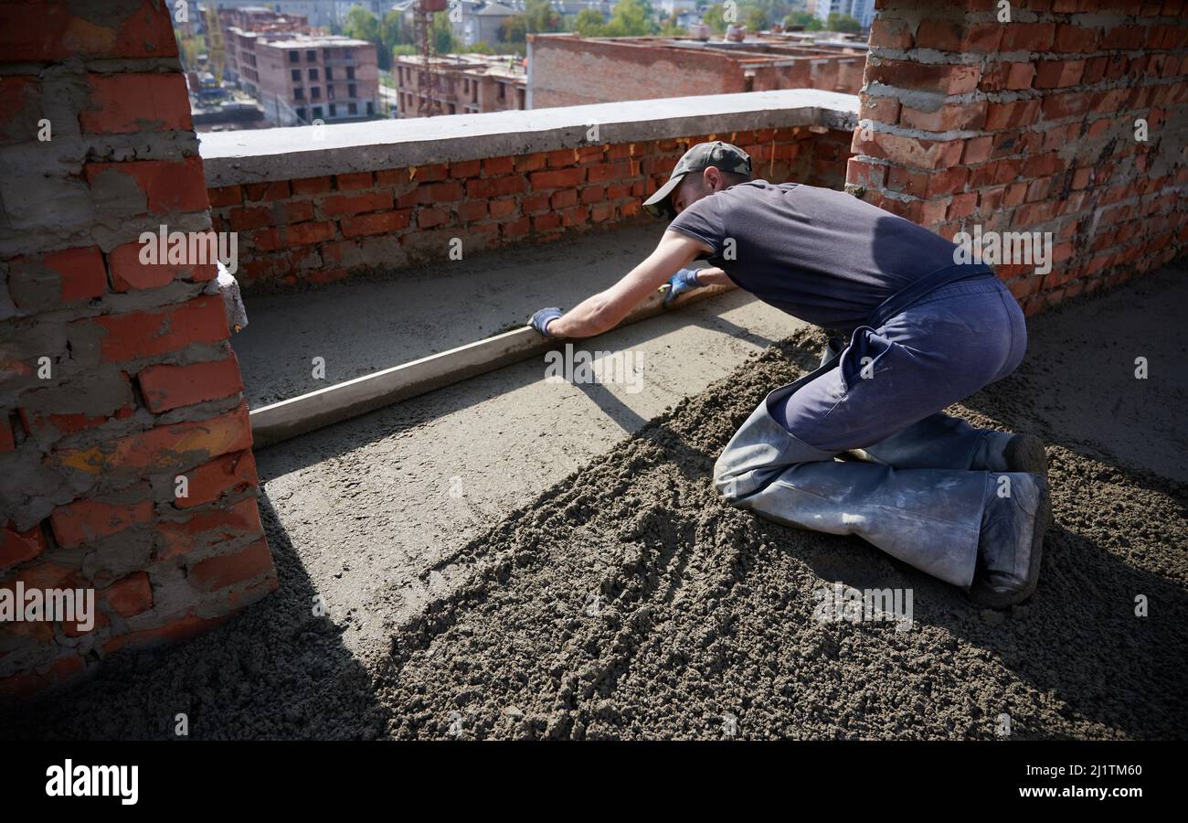 Screed rail hi-res stock photography and images - Alamy