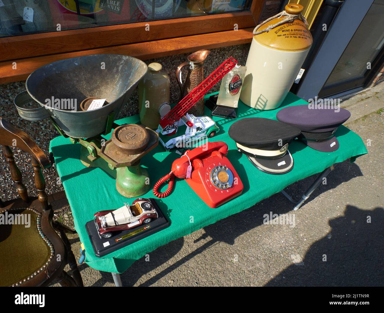 Junk shop display outdoors Stock Photo - Alamy
