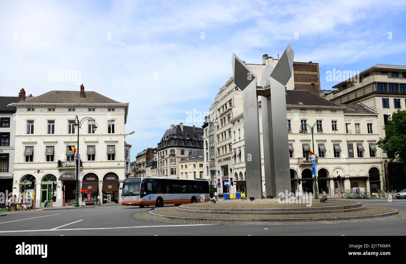Modern sculpture on Bd de Waterloo in Brussels, Belgium Stock Photo - Alamy