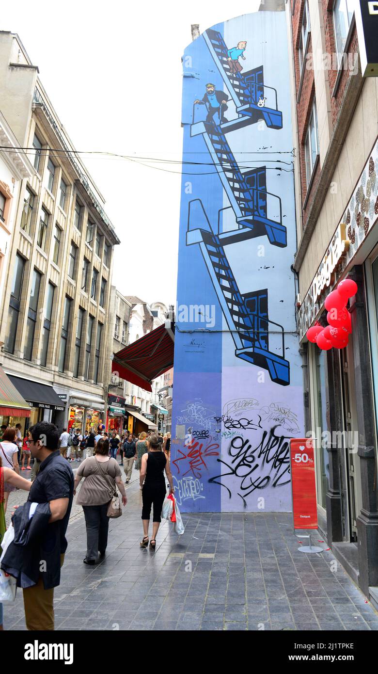 Tintin cartoon hi-res stock photography and images - Alamy