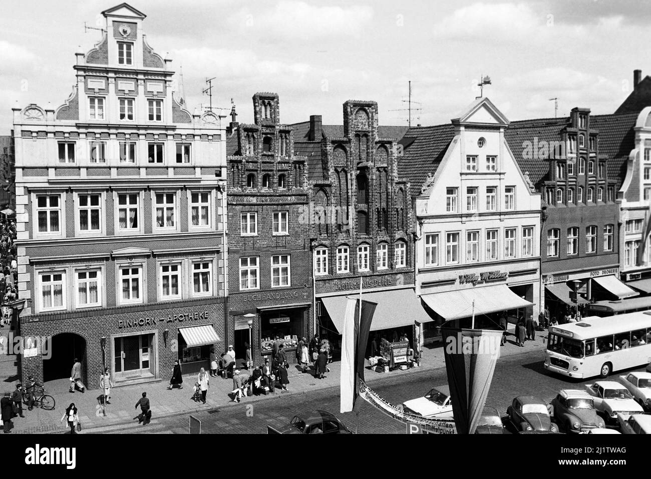 Am Sande im Statdzentrum von Lüneburg, 1970. Am Sande square in ...