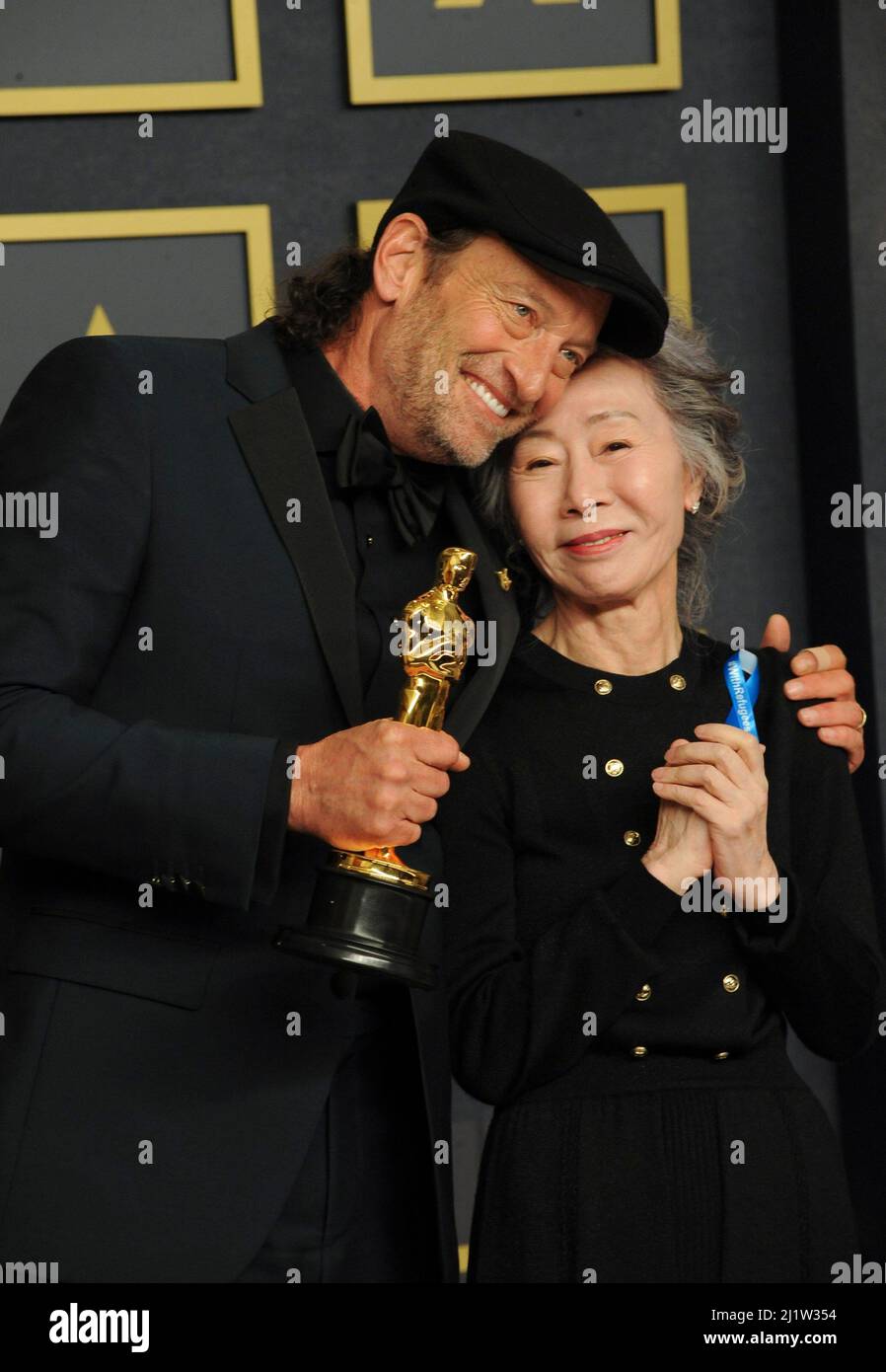 Los Angeles, CA. 27th Mar, 2022. Troy Kotsur, Youn Yuh-jung in the ...