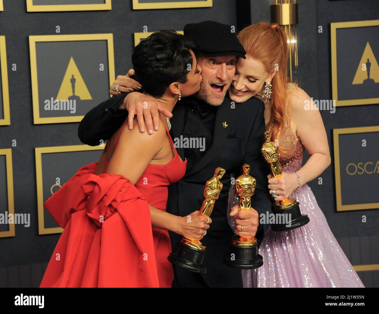 Los Angeles, CA. 27th Mar, 2022. Troy Kotsur, Jessica Chastain, Ariana ...