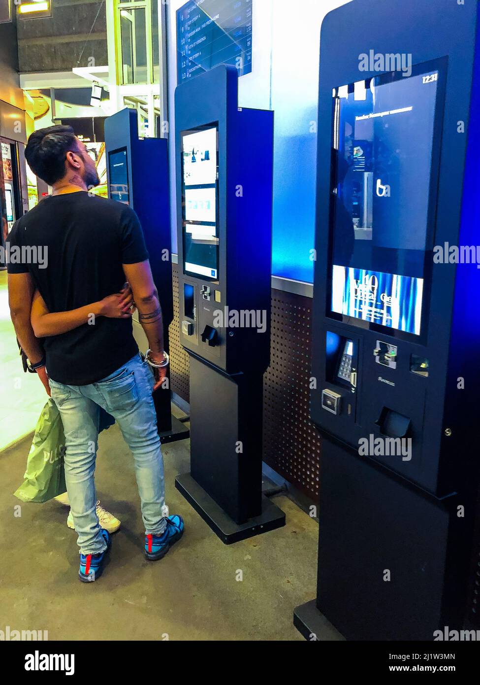 Paris france french vending machine hi-res stock photography and images ...