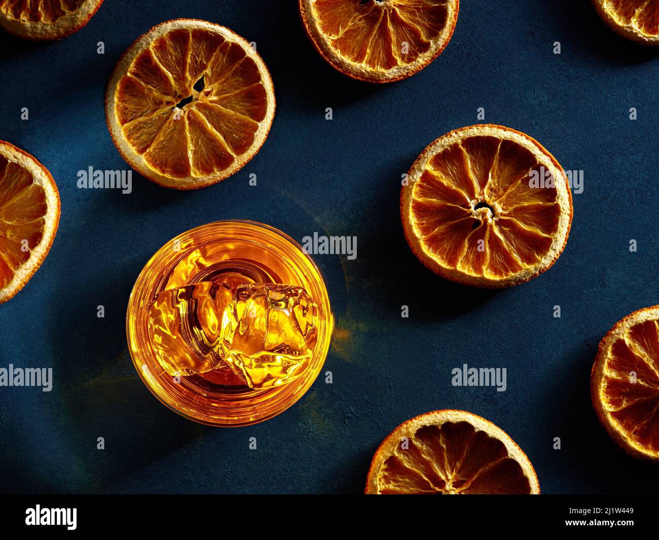 Whiskey cocktail overhead hi-res stock photography and images - Alamy
