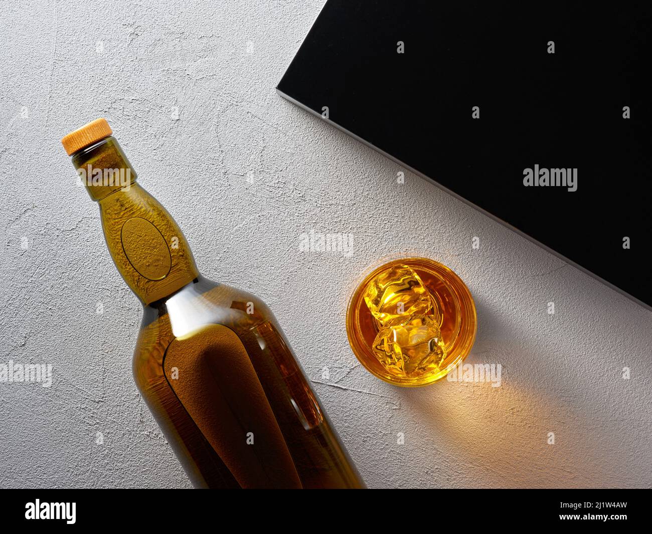 Whiskey cocktail overhead hi-res stock photography and images - Alamy