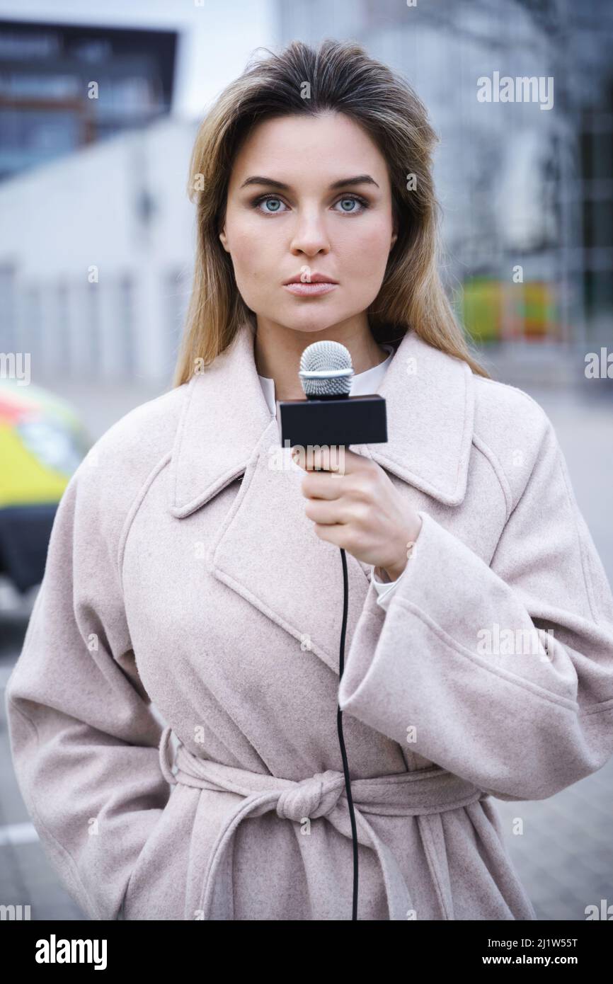 Bad reporter hi-res stock photography and images - Alamy
