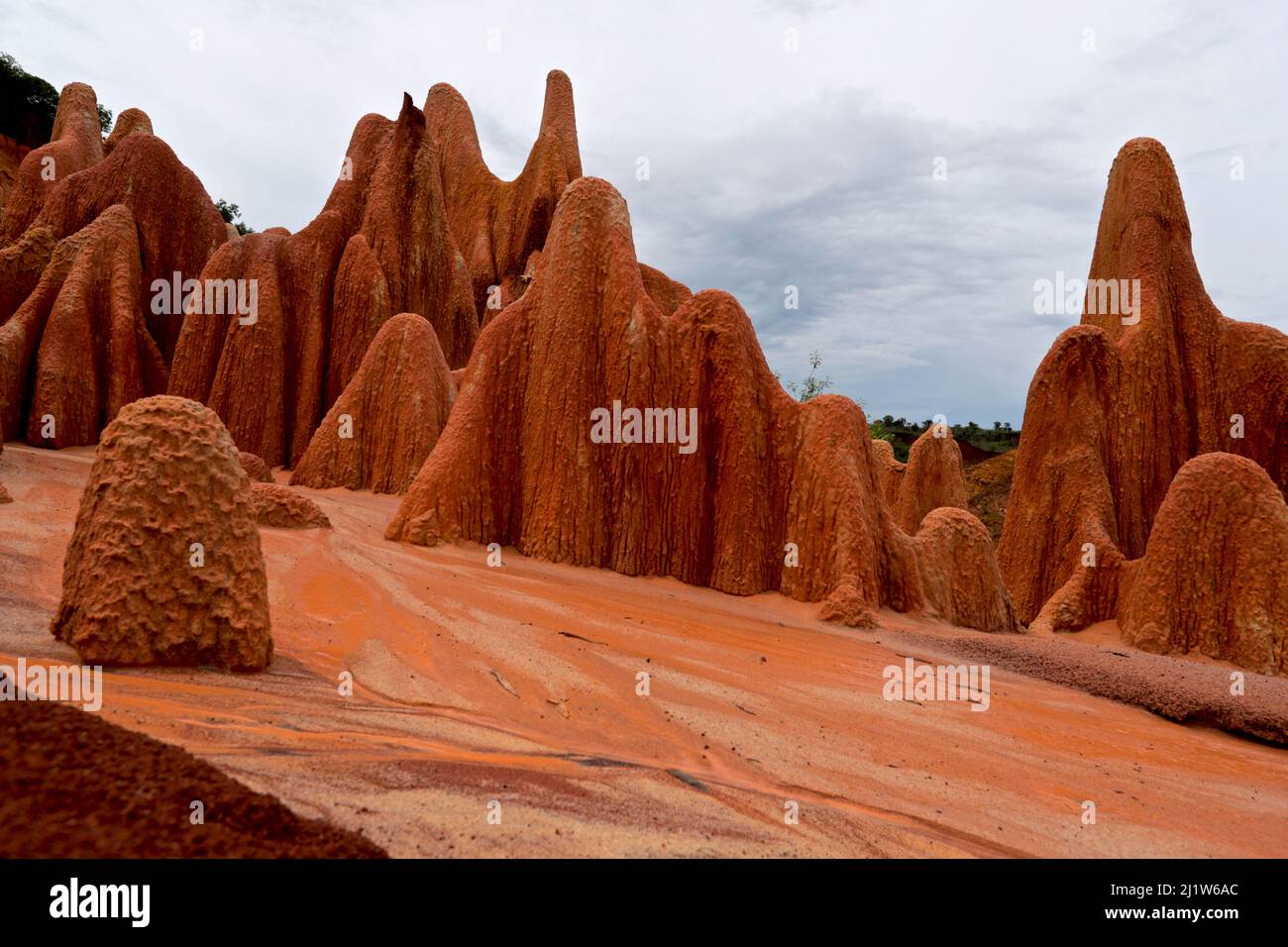 Laterite rocks hi-res stock photography and images - Alamy