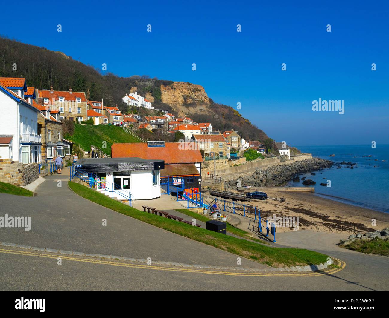 The small village of Runswick Bay with quaint houses and cottages ...