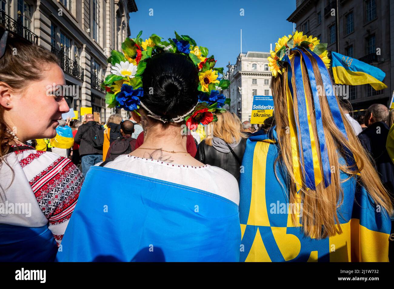 Thousands march in solidarity against the war in Ukraine. 'London ...