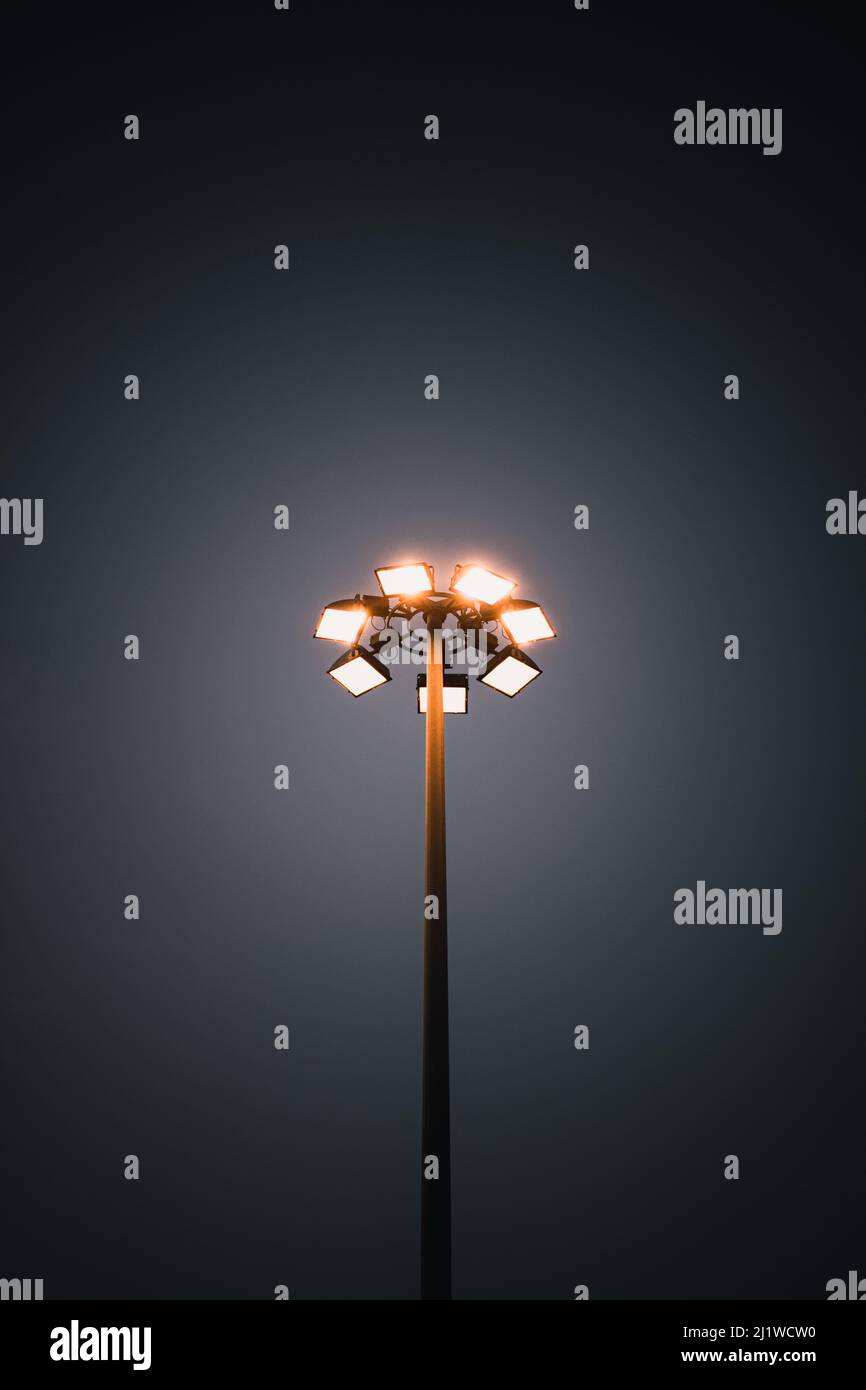 High mast lighting hi-res stock photography and images Alamy