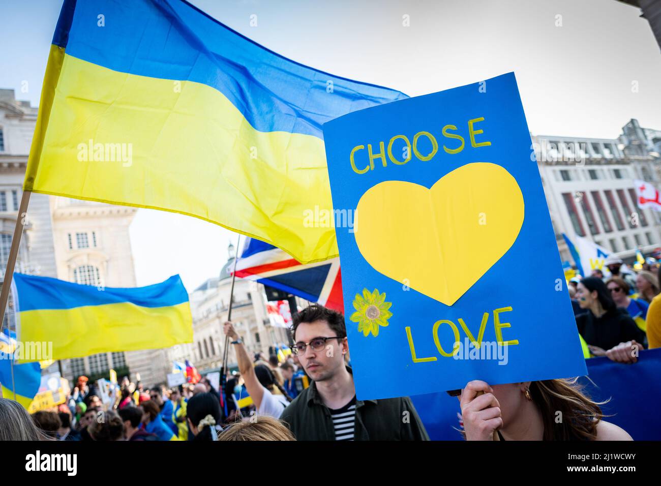 Union jack and ukrainian flag hi-res stock photography and images - Alamy