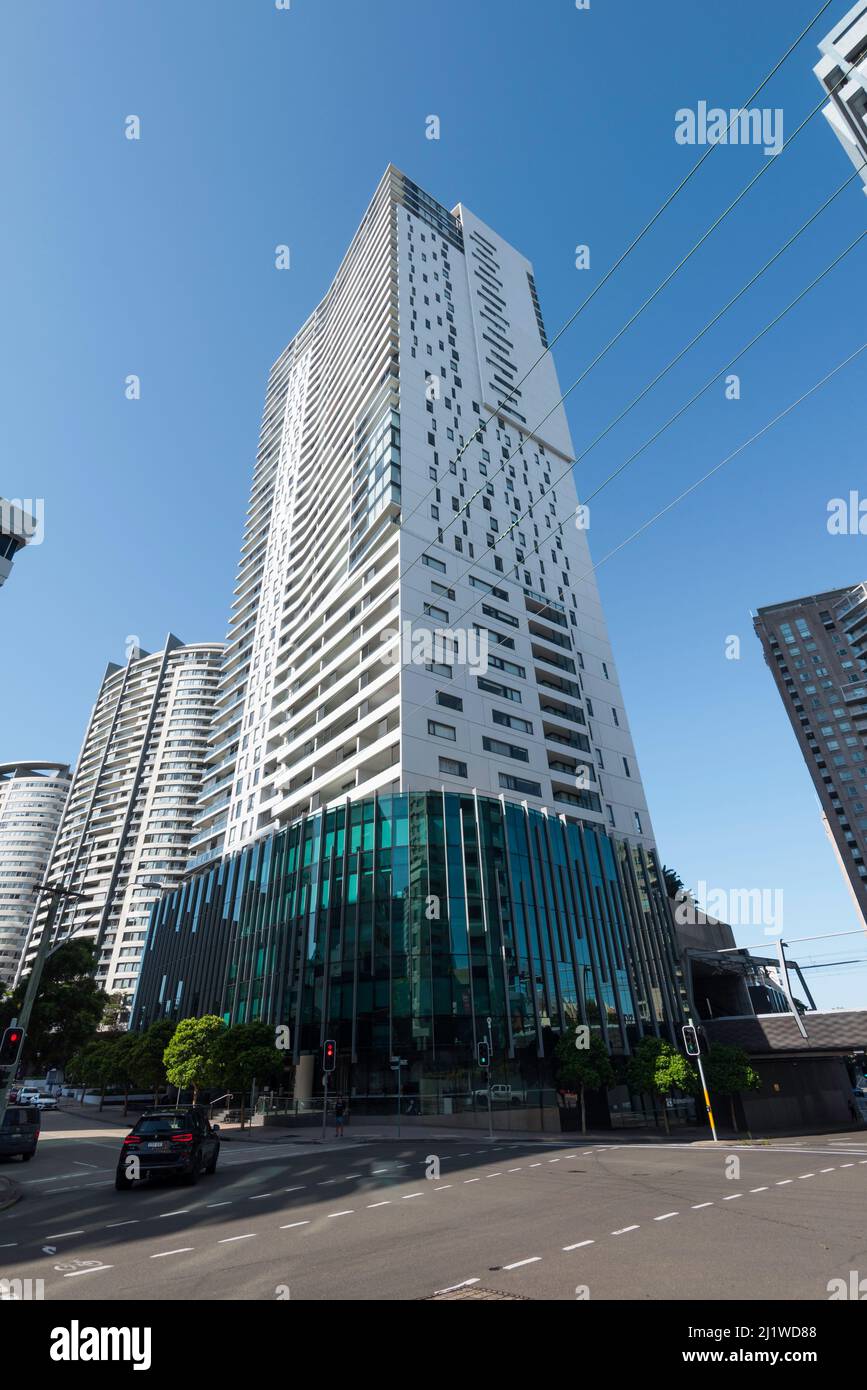 Blocks apartments sydney nsw hi-res stock photography and images - Alamy
