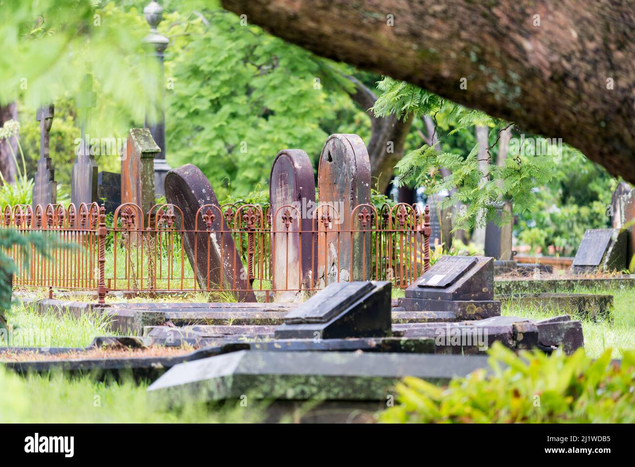 Graveyard cemetery wet from rain hi-res stock photography and images ...