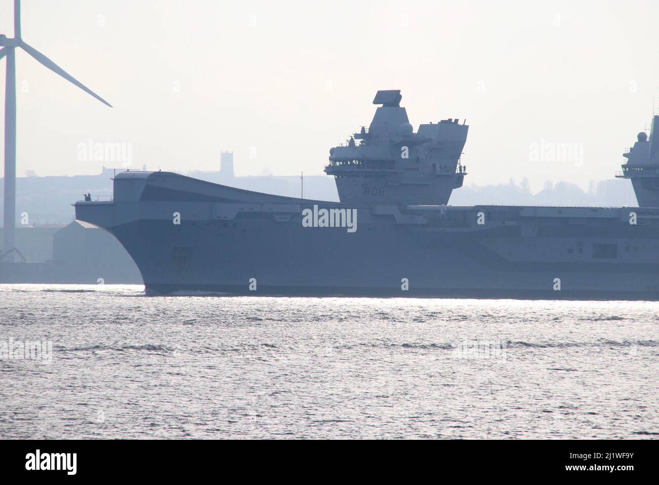 HMS Queen Elizabeth Stock Photo - Alamy