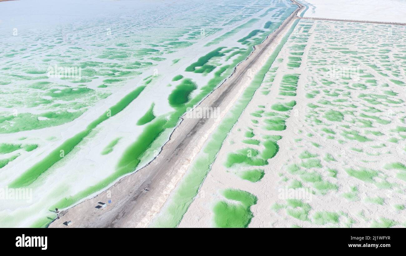 Mangya emerald lake china hi-res stock photography and images - Alamy