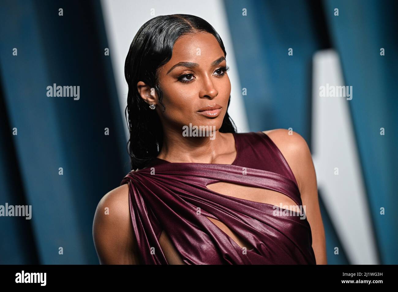 Ciara walking on the red carpet at the 2022 Vanity Fair Oscar Party ...