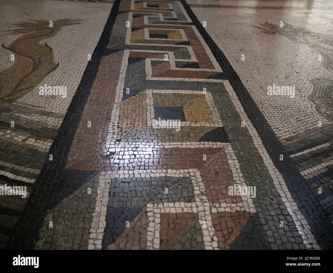 Swastika fret hi-res stock photography and images - Alamy