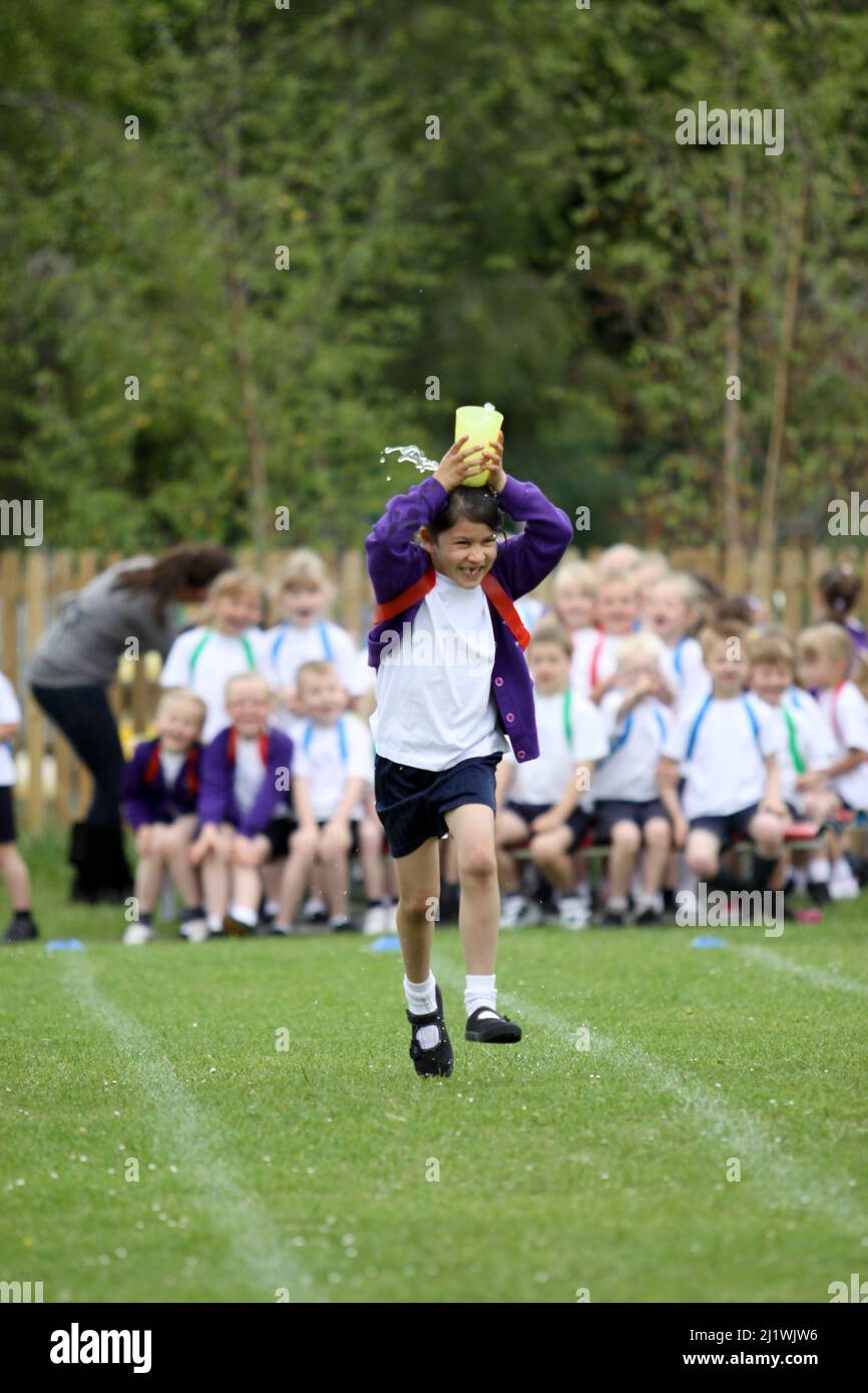 Primary school key stage 2 hi-res stock photography and images - Alamy