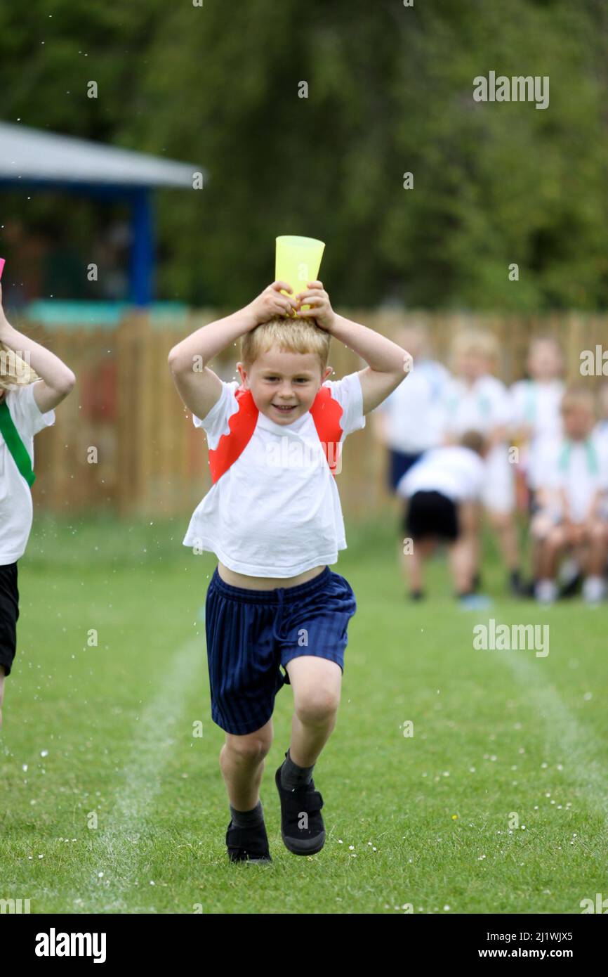 Primary school key stage 2 hi-res stock photography and images - Alamy