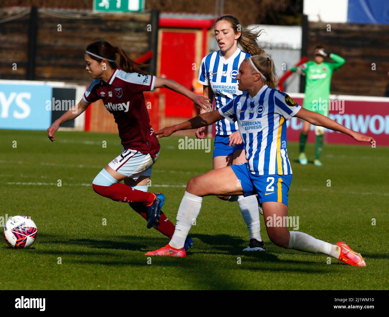 DAGENHAM, ENGLAND - MARCH 27: Yui Hasegawa of West Ham United WFC beats ...