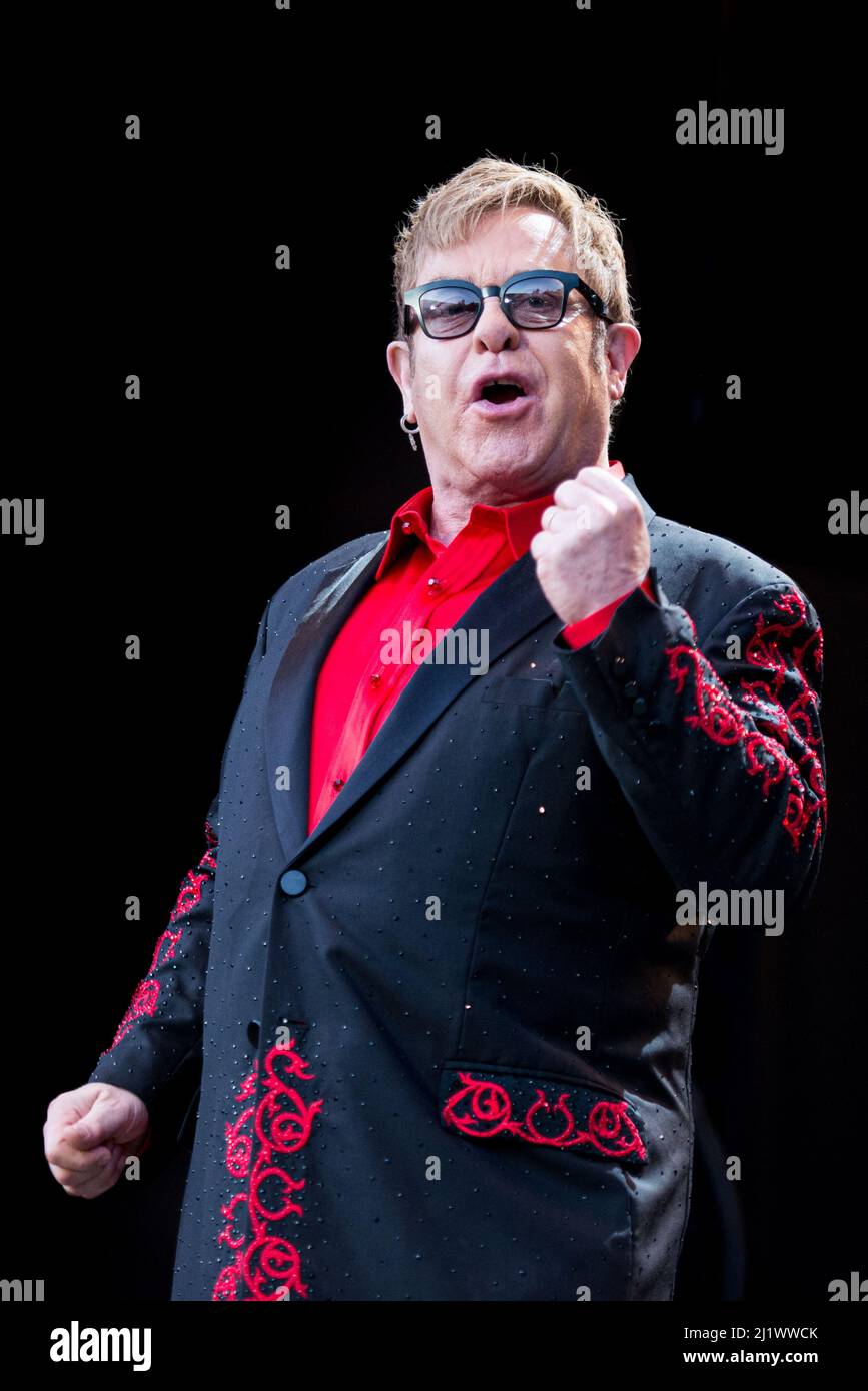 ITALY, BAROLO, COLLISIONI FESTIVAL 2016: The English singer, pianist ...