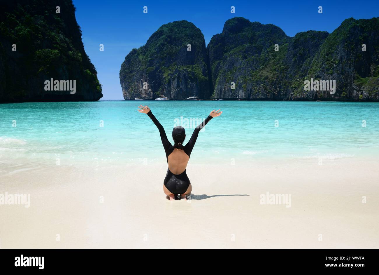 Maya Bay Now Reopened 2022, Amazing Maya Bay on Phi Phi Islands ...