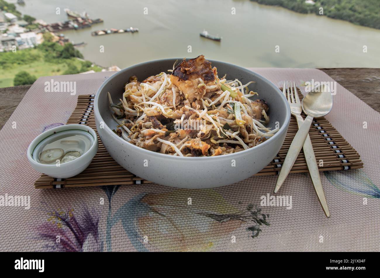 Fried Thai Noodle (pad thai) mix Stirred fried turnip cake or Fried ...