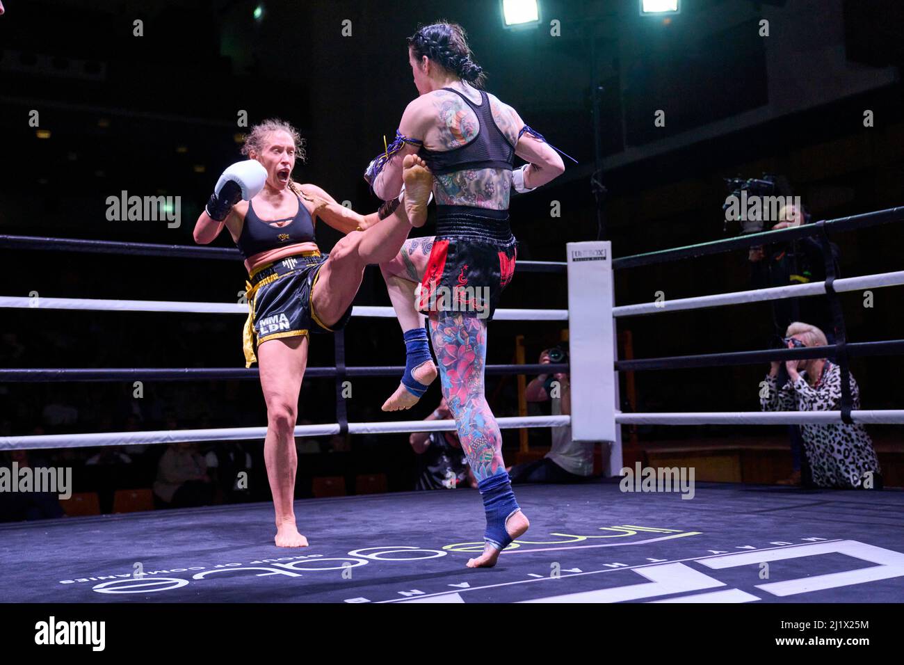 Muay Thai Kickboxing Stock Photo - Alamy