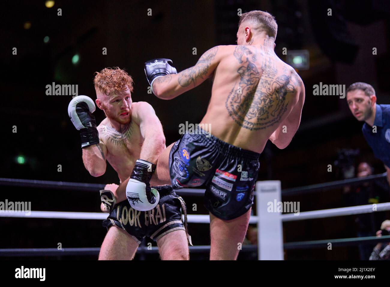Muay Thai Kickboxing Stock Photo - Alamy