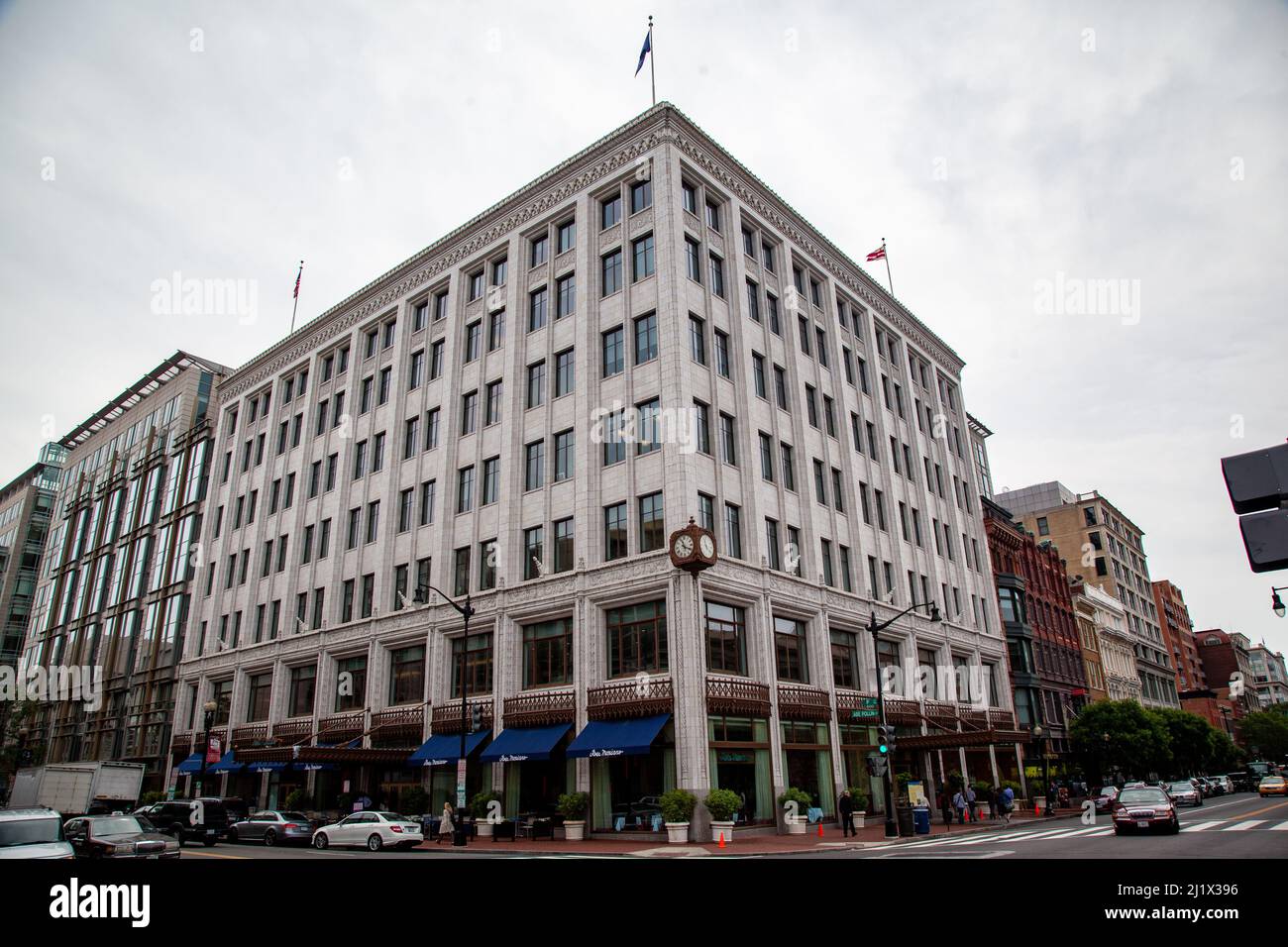 A historical building at a corner of Washington DC, USA Stock Photo - Alamy
