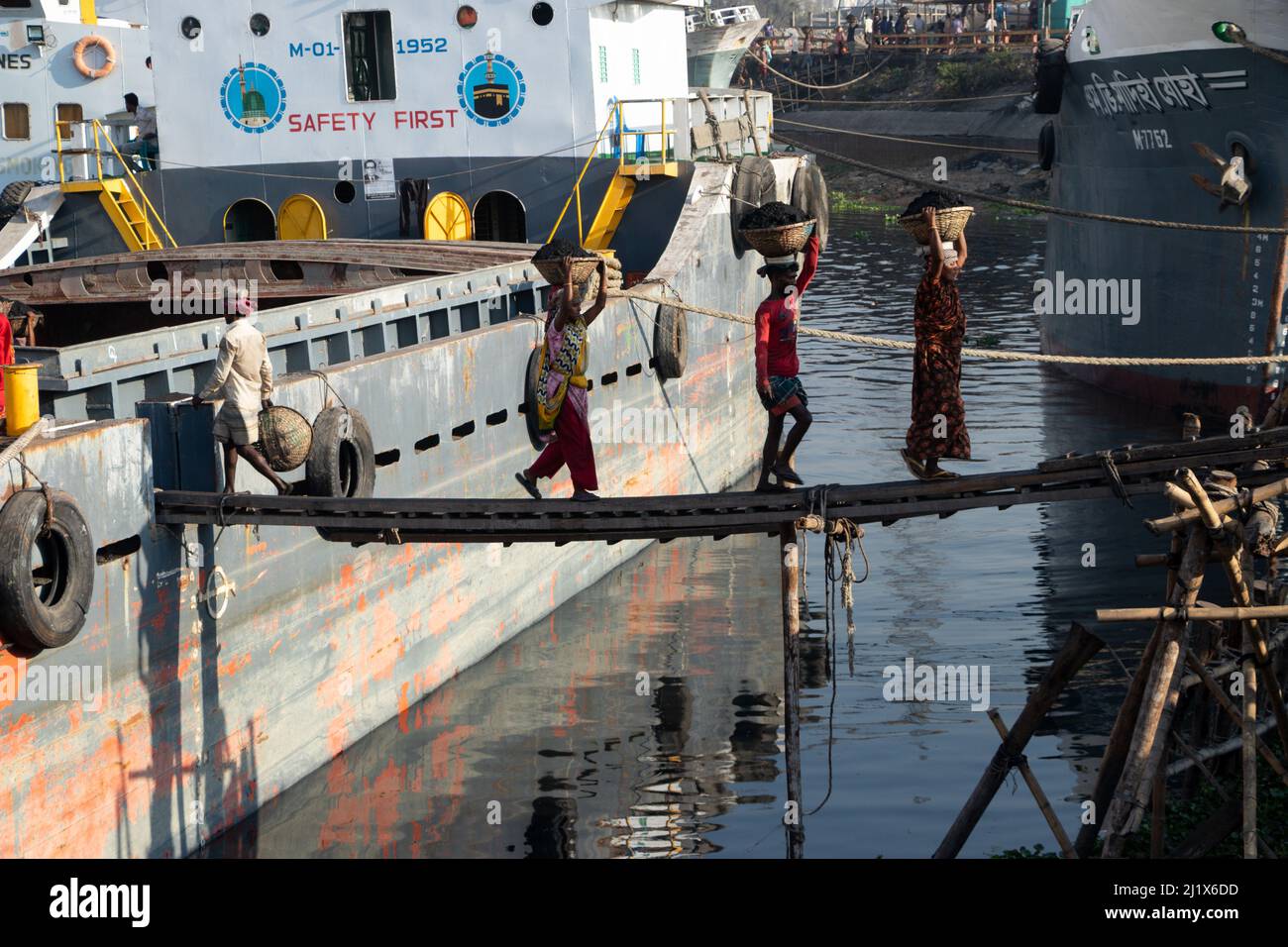 567 feet long hi-res stock photography and images - Alamy