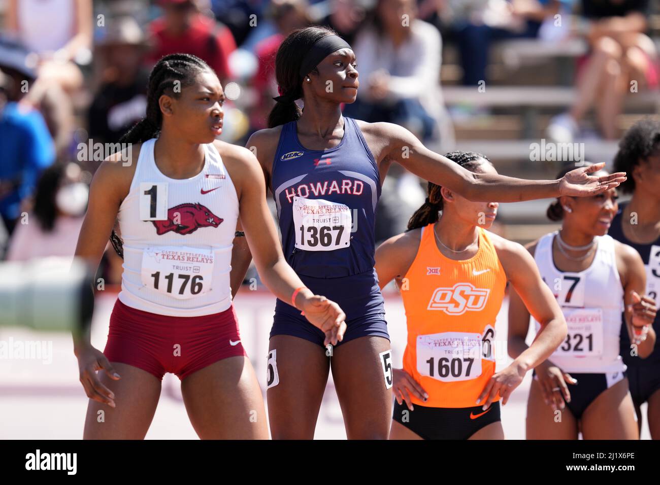 Jessika Gbai of Howard prepares to take the handoff in the women's 4 x ...