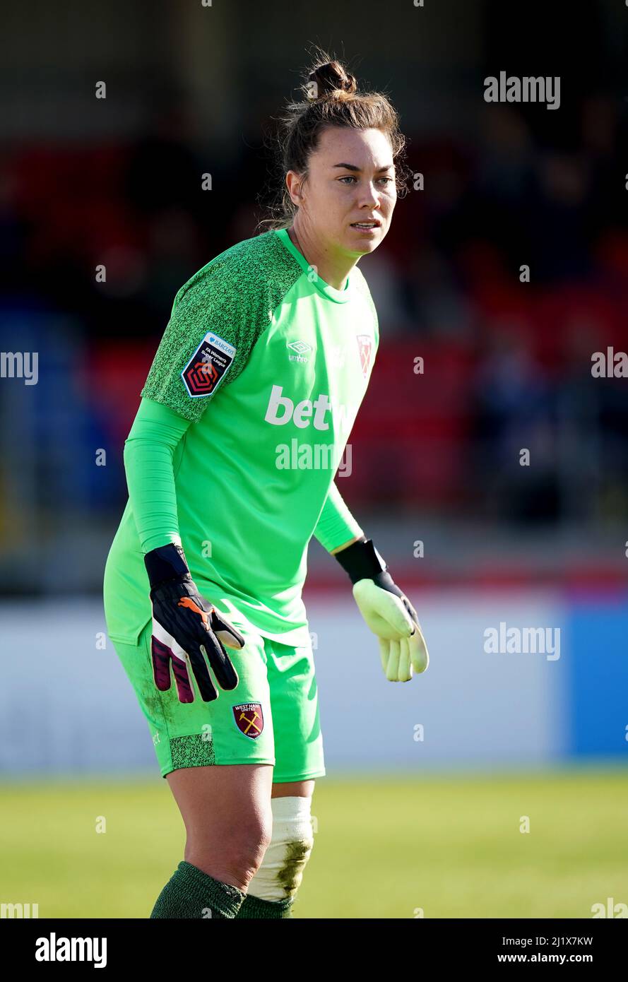 Mackenzie arnold west ham goalkeeper hi-res stock photography and ...