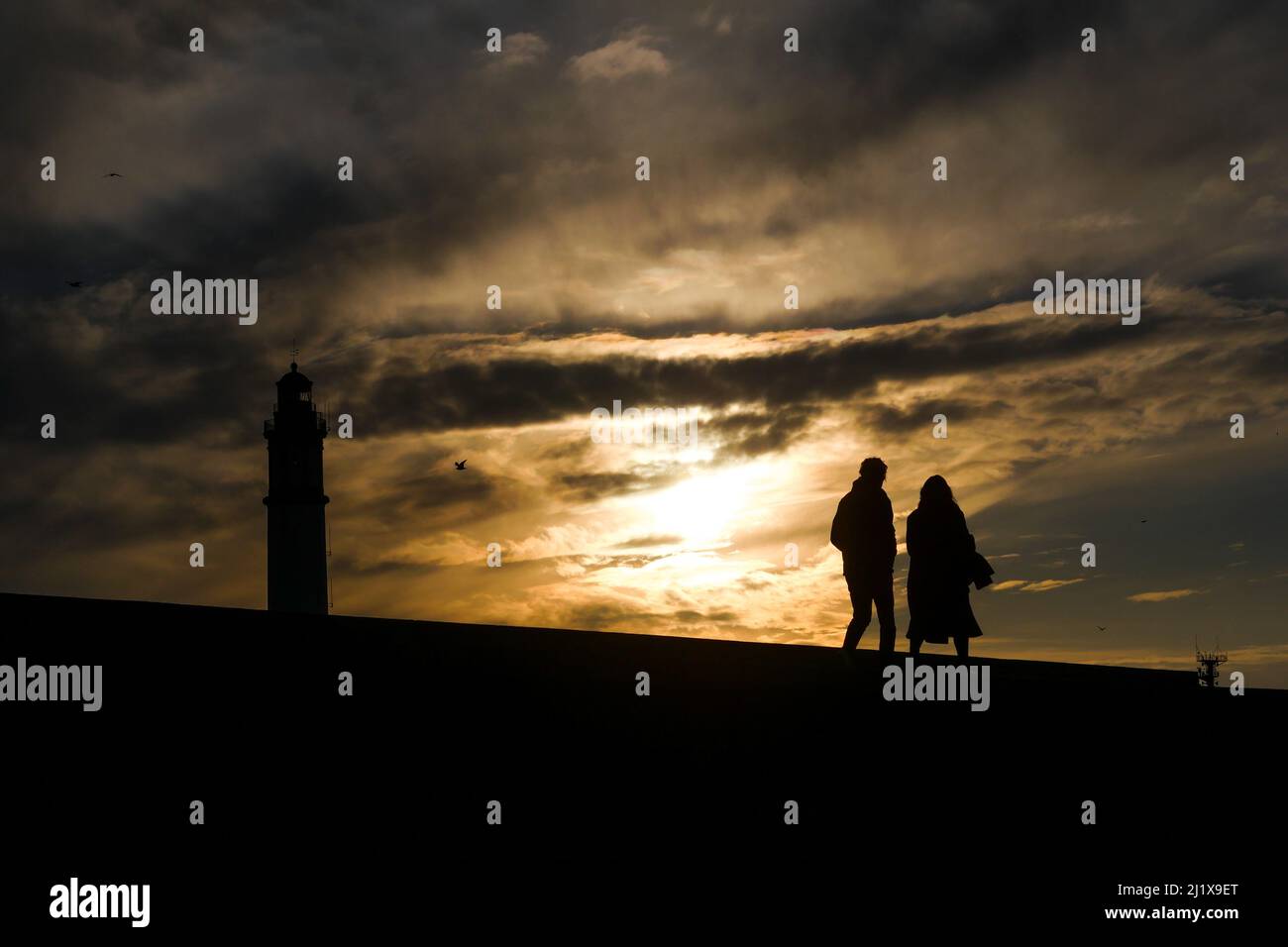 Rear man walking on jetty hi-res stock photography and images - Alamy
