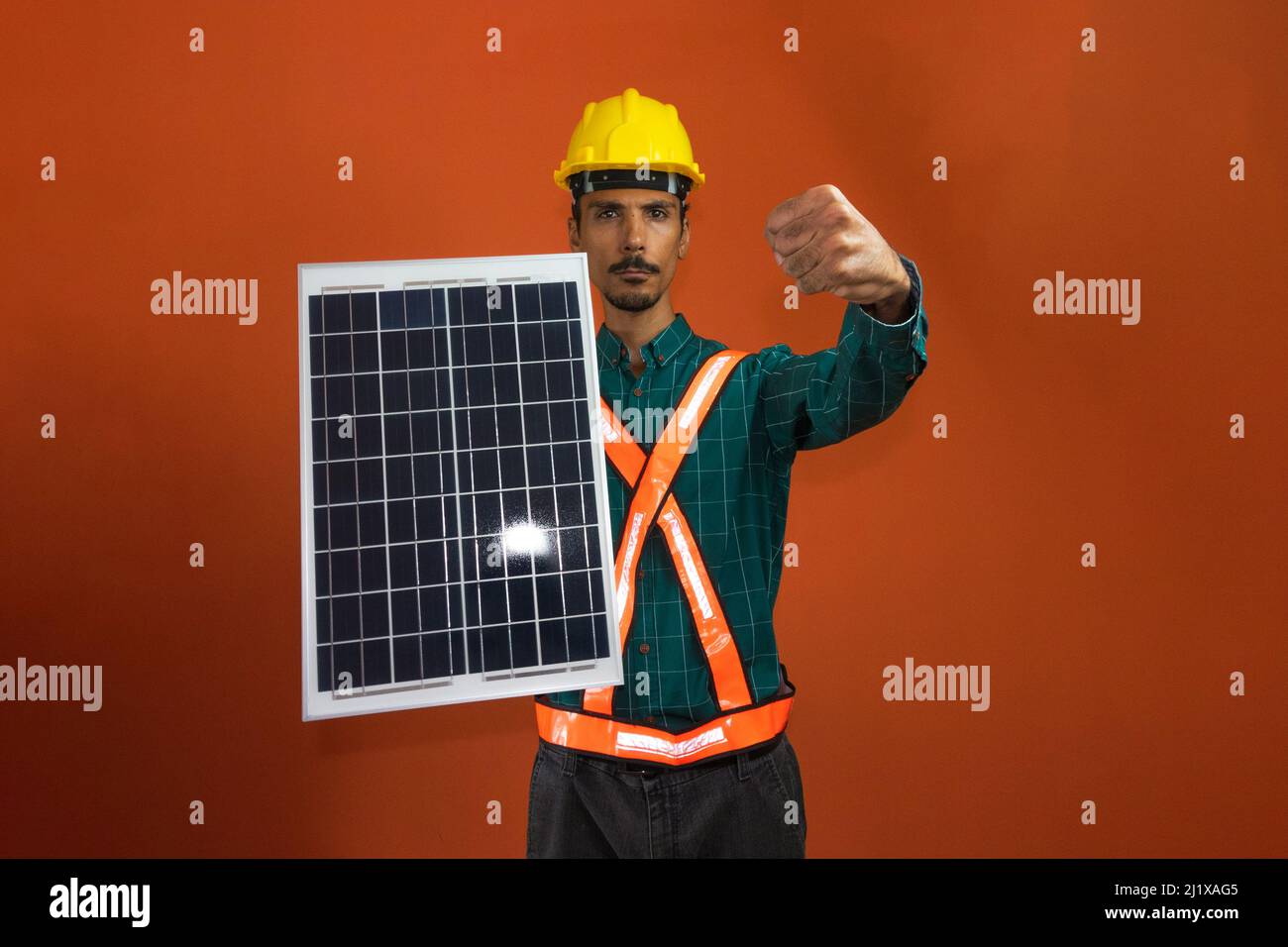 Worker black man job hi-res stock photography and images - Alamy