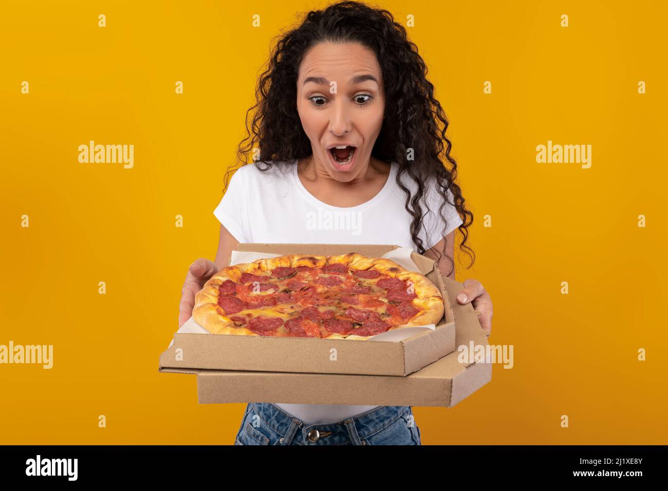 Fat woman shocked surprised hi-res stock photography and images - Alamy