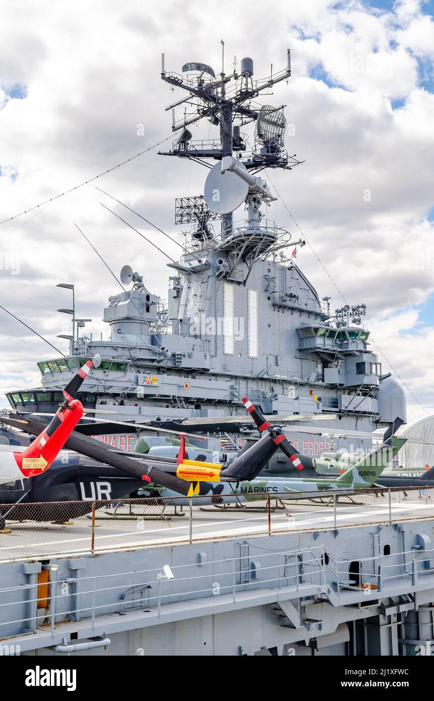 Aerial view intrepid sea air hi-res stock photography and images - Alamy