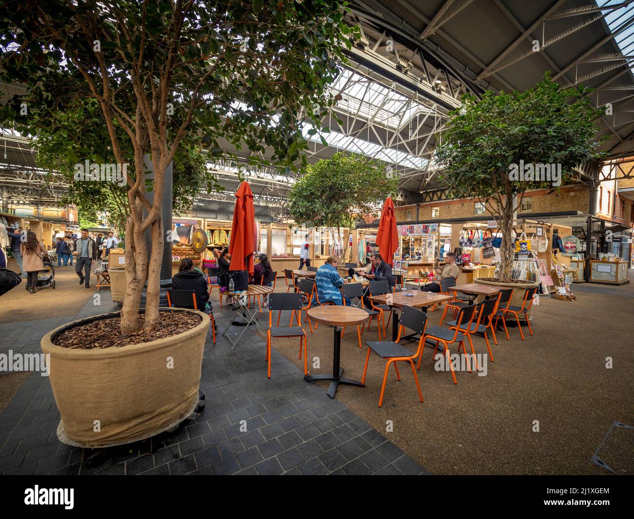 Street food market spitalfields london hi-res stock photography and ...