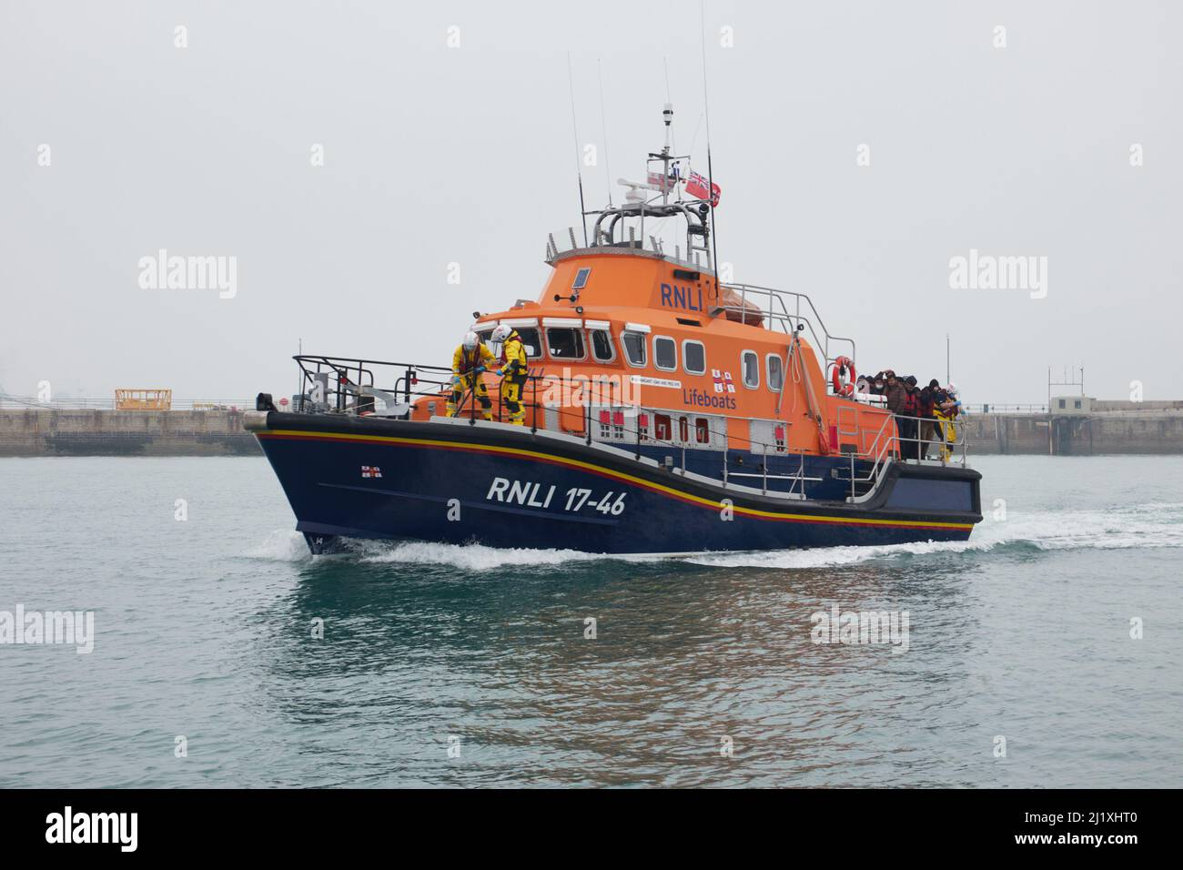 Dover, Kent, UK. 28th March 2022: Migrants are brought ashore at Dover ...