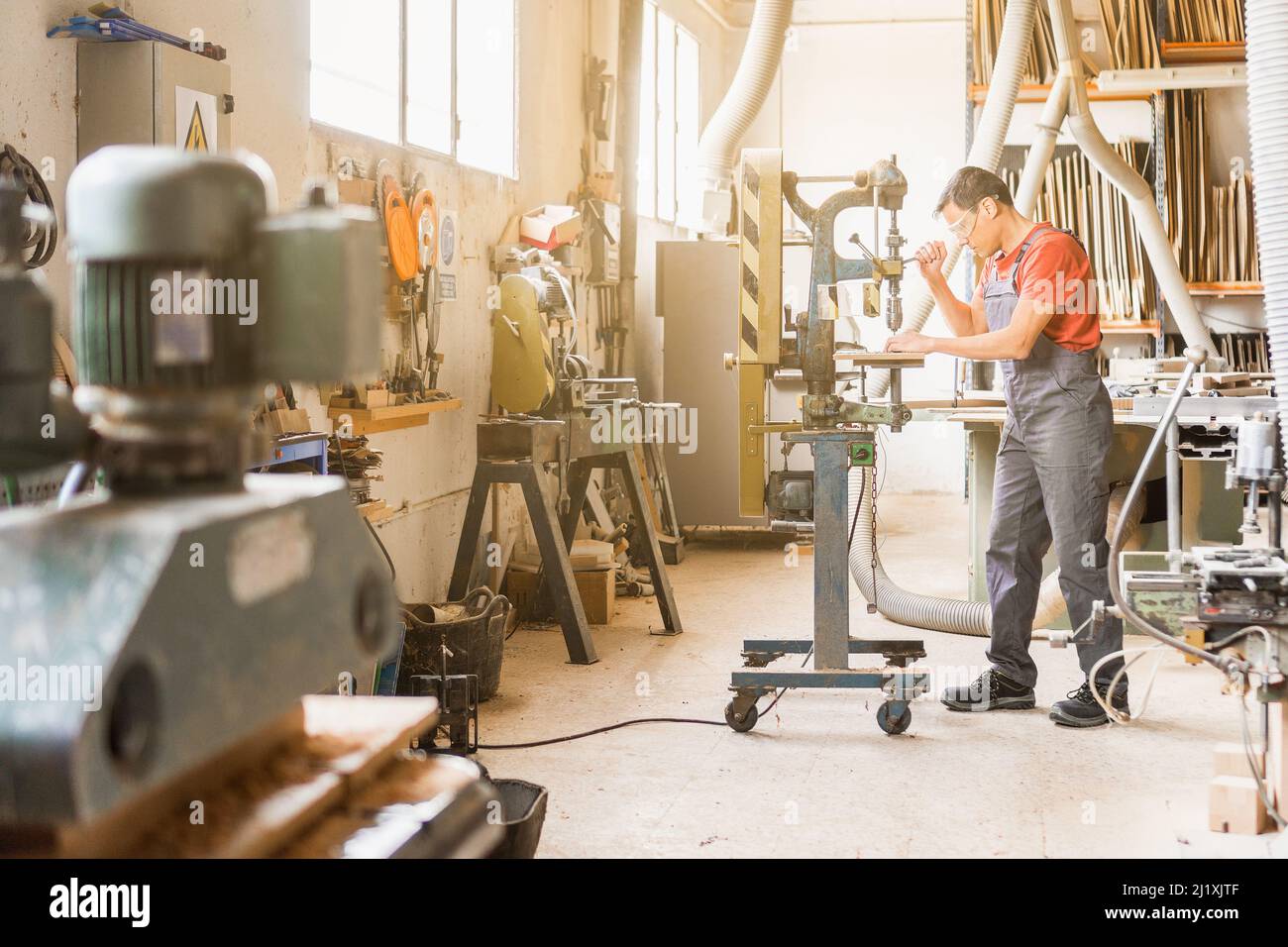 Using drilling machine hi-res stock photography and images - Alamy