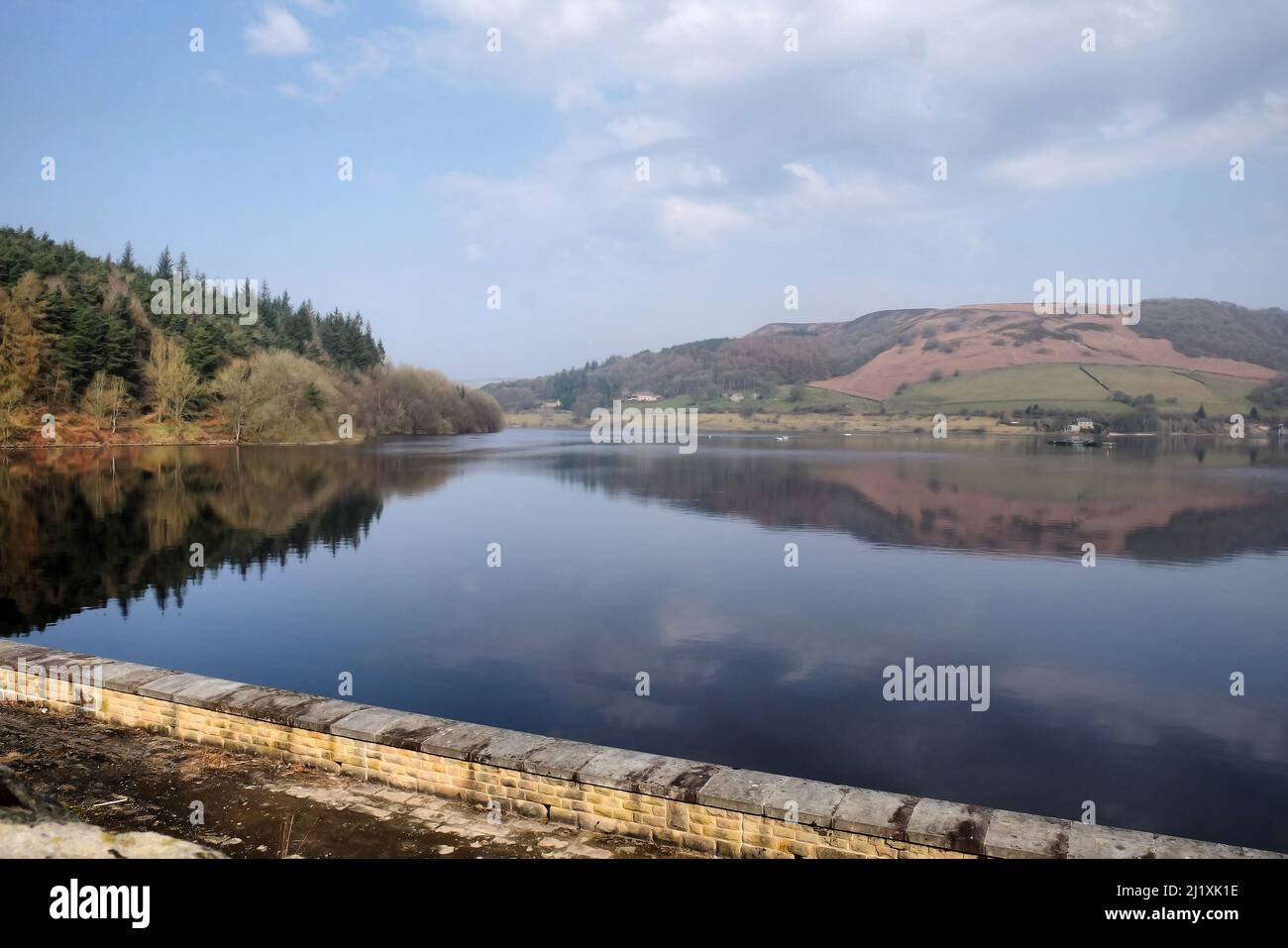 Ladybower Reservoir dam, in the Dark Peak of the Peak District ...