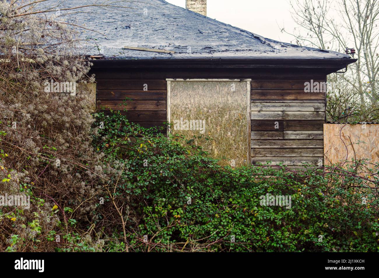 Old run down building hi-res stock photography and images - Alamy