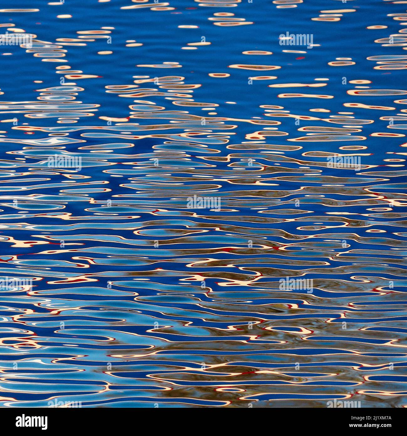 Gold mirror texture hi-res stock photography and images - Alamy