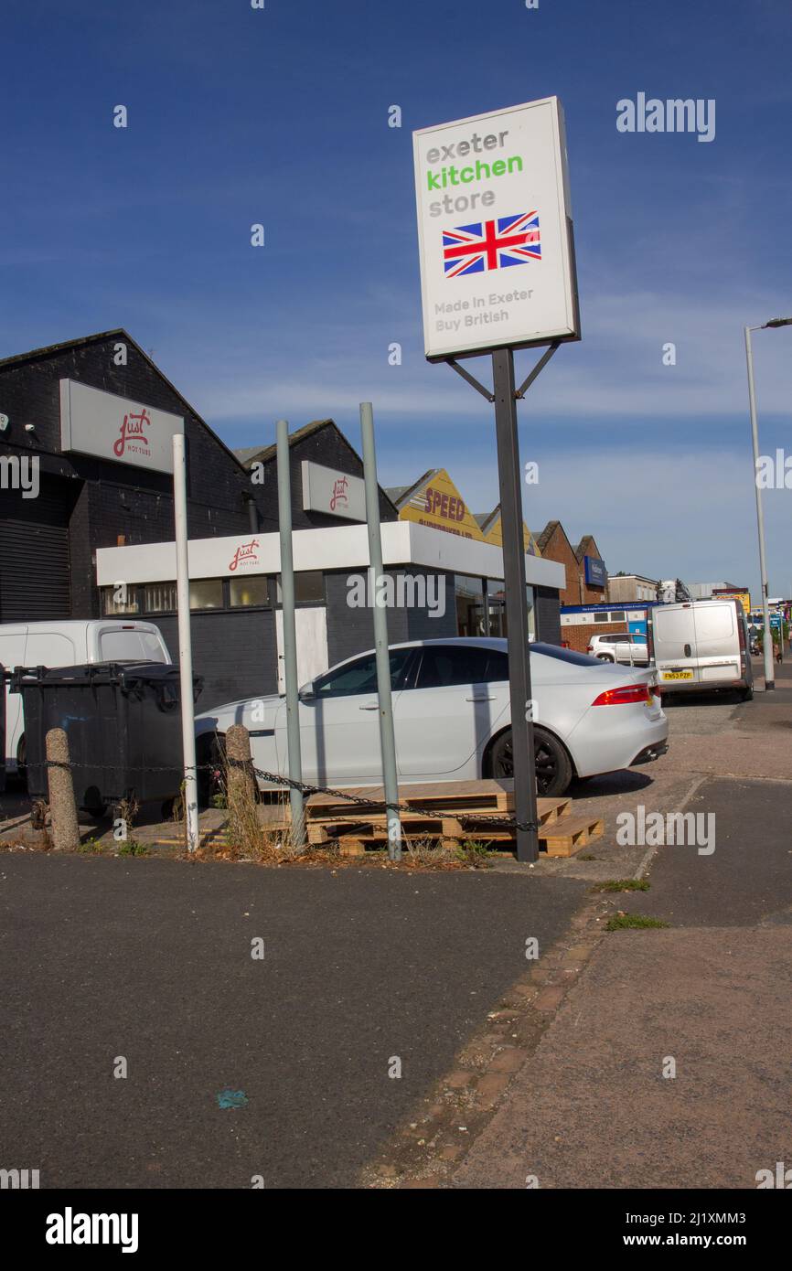 Commercial kitchen sign hi-res stock photography and images - Alamy