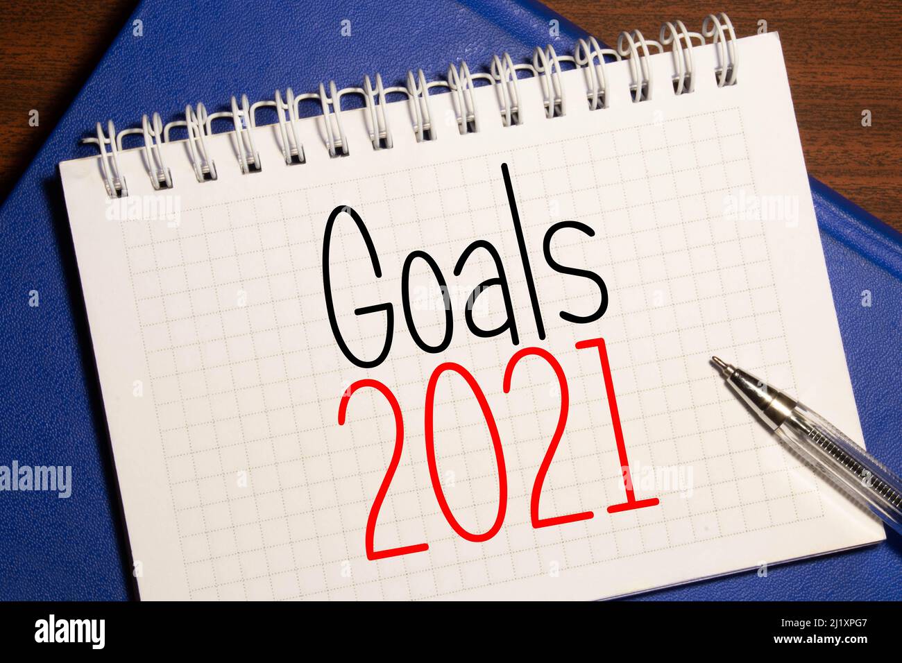 Word 2021 Goals on torn brown grunge paper background. new year 2021 ...