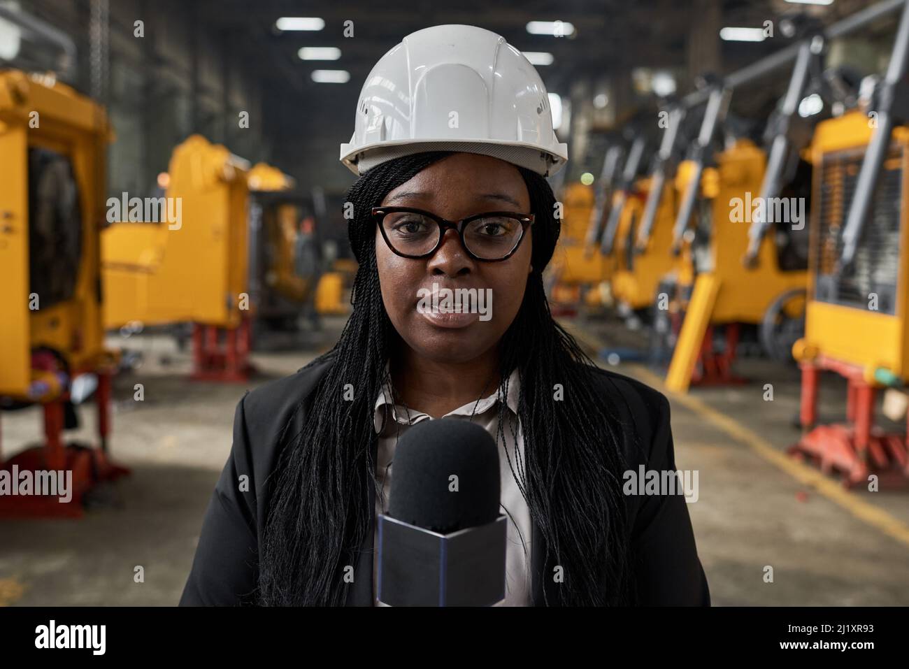 News and reportage work hi-res stock photography and images - Alamy