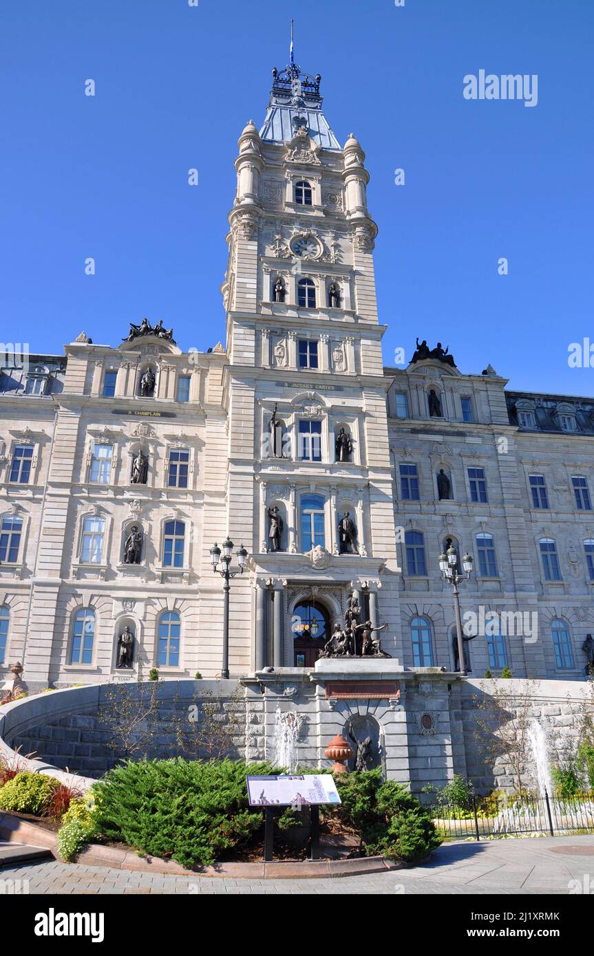 The parliament house in the city of quebec hi-res stock photography and ...